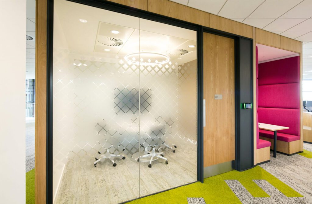 Frameless Office Partition Models & Prices » Vision Art Aluminium